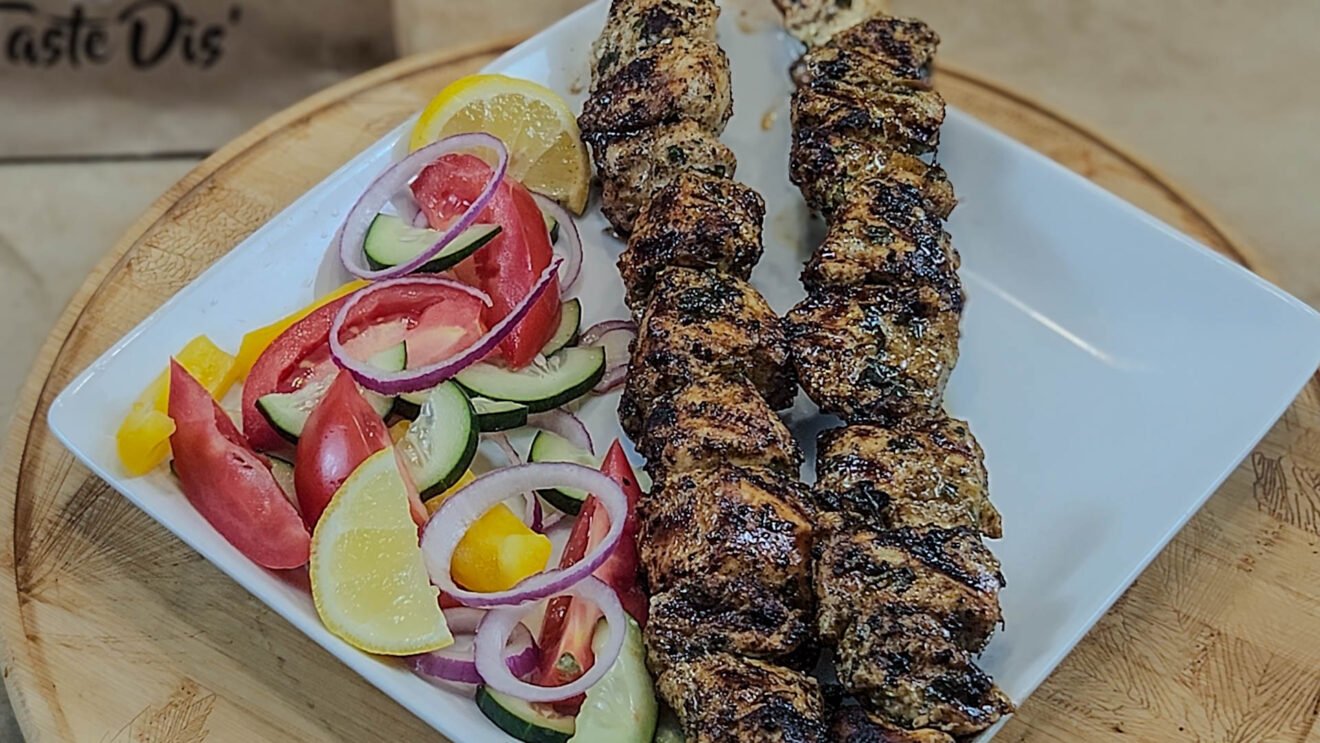 Mediterranean Chicken Kabobs – TasteDis